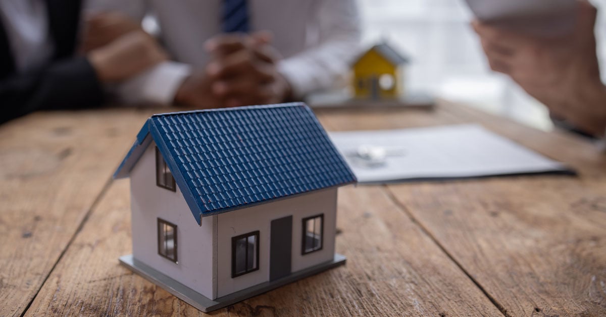 How do you value a house and its contents for probate?